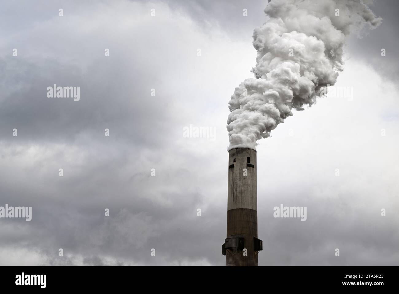 Aerial view smoke billowing hi-res stock photography and images - Alamy