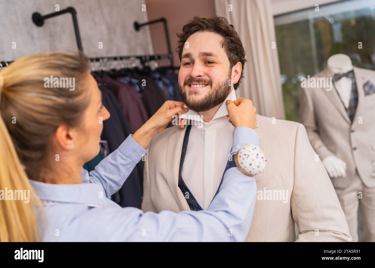 Mans collar hi-res stock photography and images - Alamy