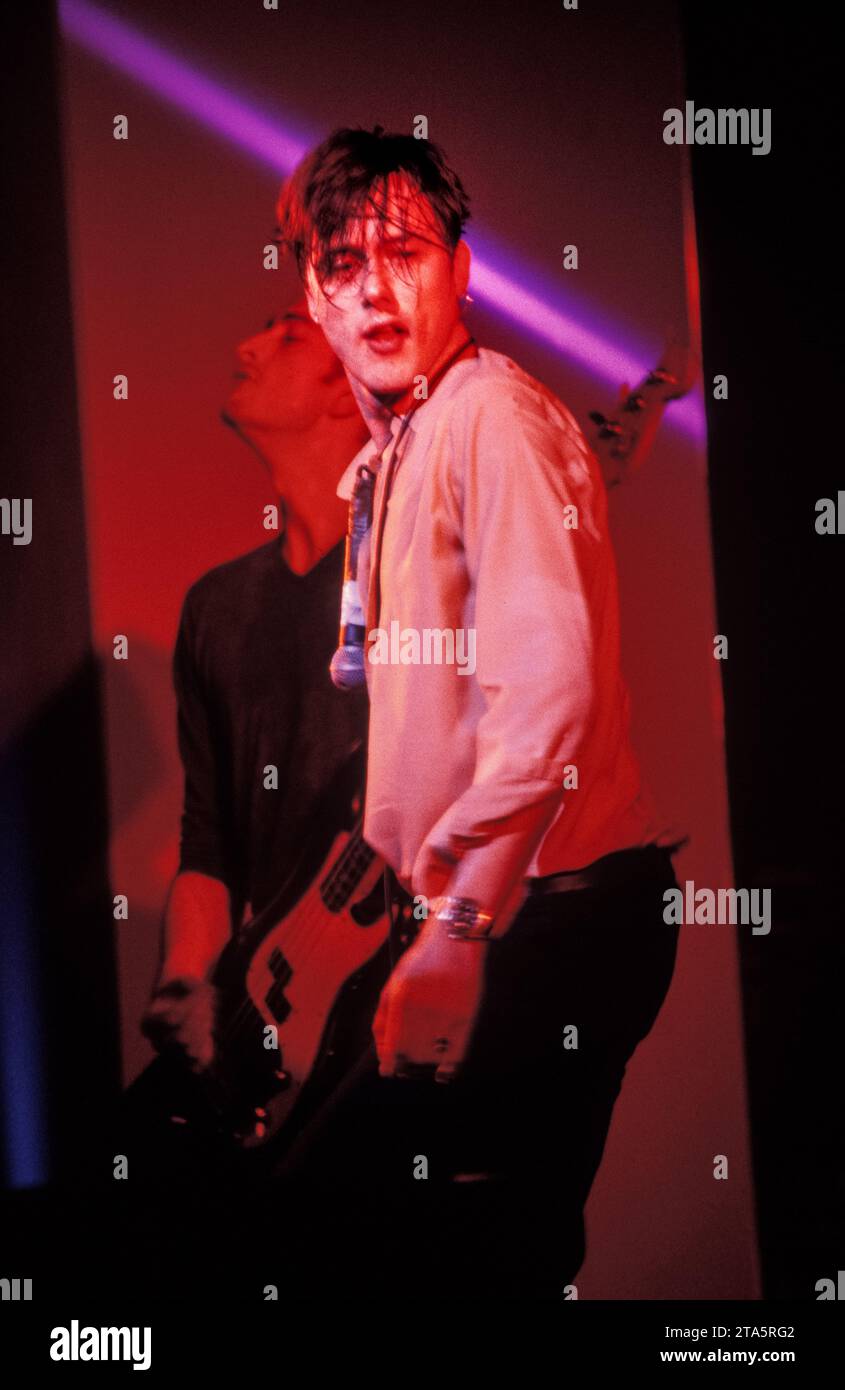 BRETT ANDERSON, SUEDE BAND, 1994: Brett Anderson of Suede on the Dog ...