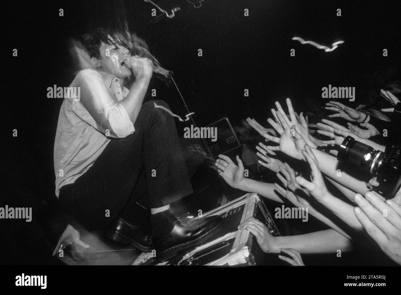 BRETT ANDERSON, SUEDE BAND, 1994: Brett Anderson of Suede on the Dog ...