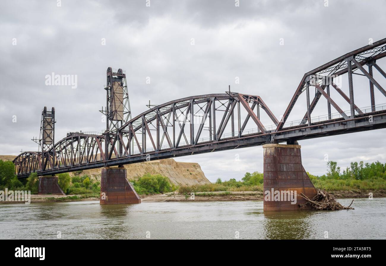 The Fairview Bridge & Cartwright Tunnel, North Dakota, USA Stock Photo ...