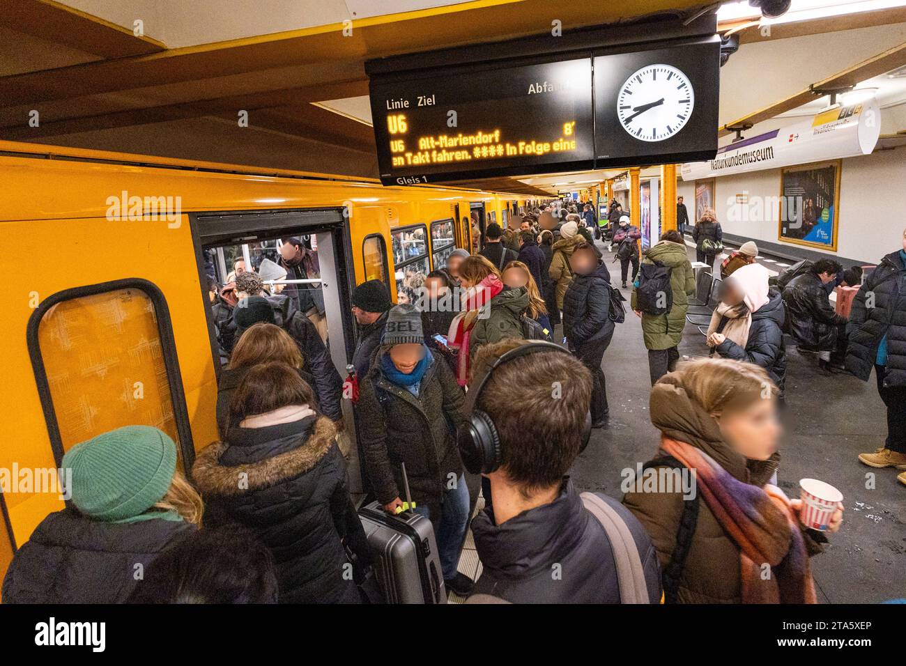 U bahn linie u6 hi-res stock photography and images - Alamy