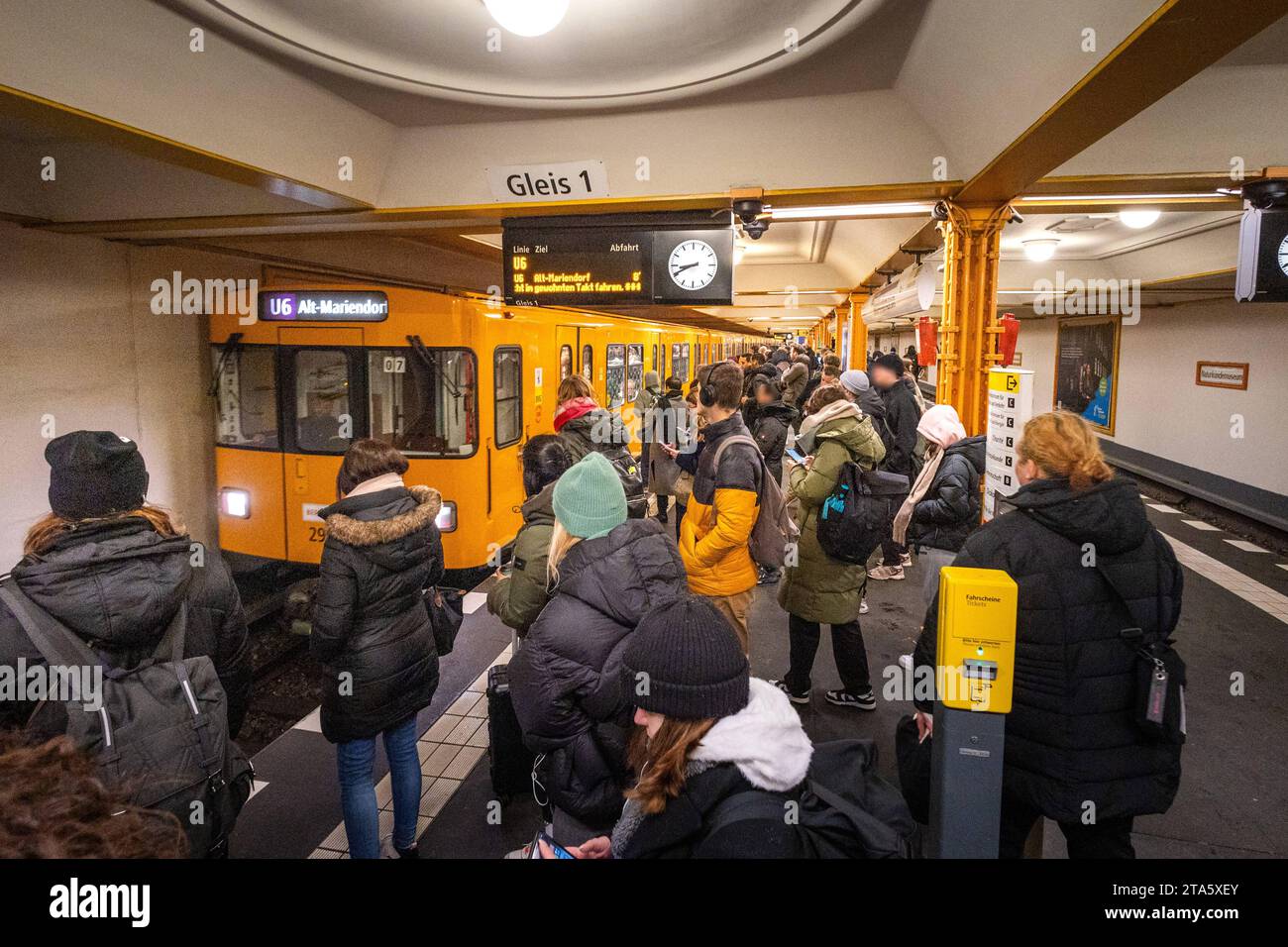 U 6 linie hi-res stock photography and images - Alamy