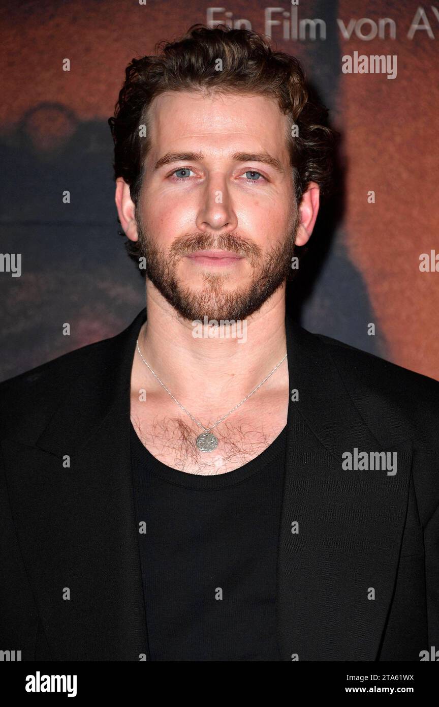 Chris Fulton bei der Premiere des Kinofilms Falling Into Place in der Astor Film Lounge. Berlin ...