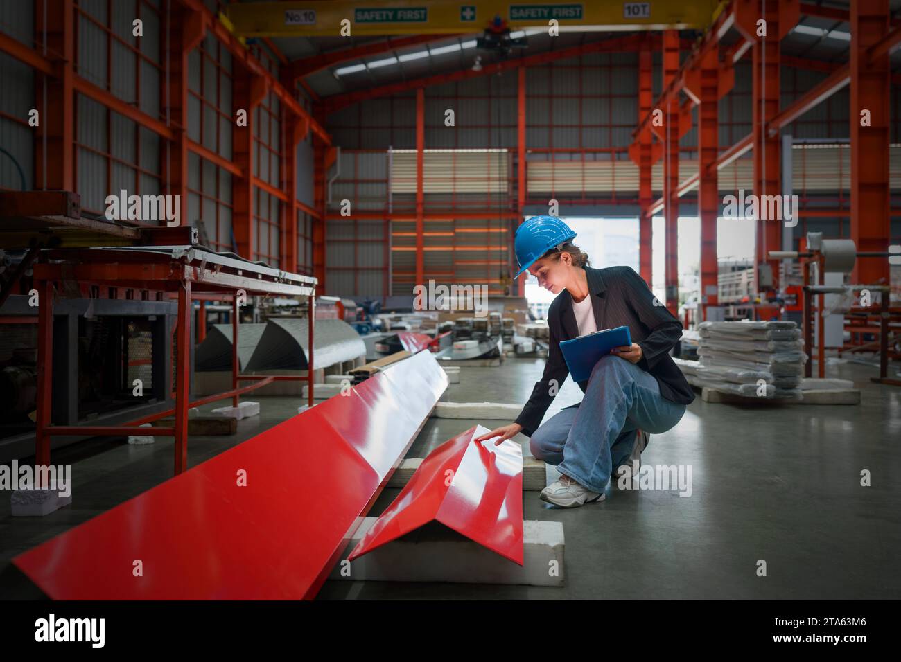 Assembly workstation hi-res stock photography and images - Alamy