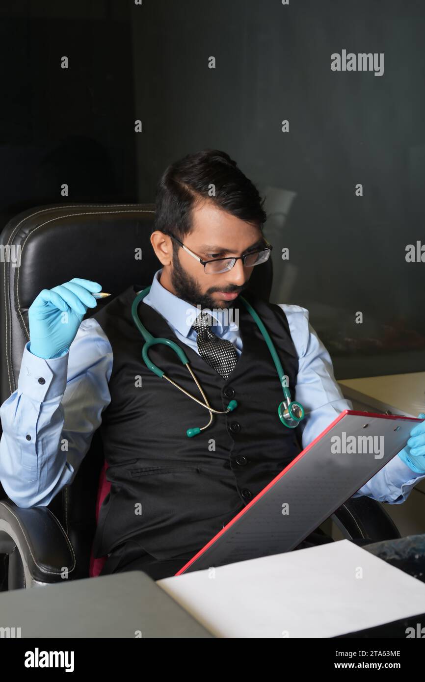 Serious topic hi-res stock photography and images - Alamy