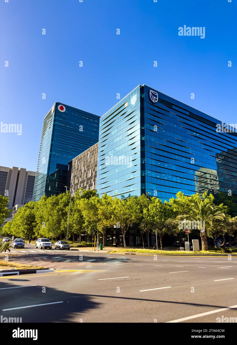 Standard bank building cape town hi-res stock photography and images ...