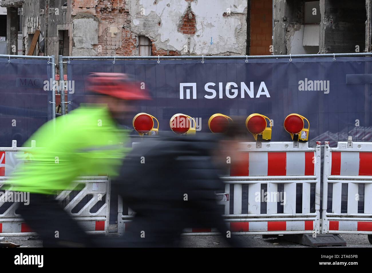 Signa Holding: Mutterfirma des Benko-Imperiums ist insolvent ...