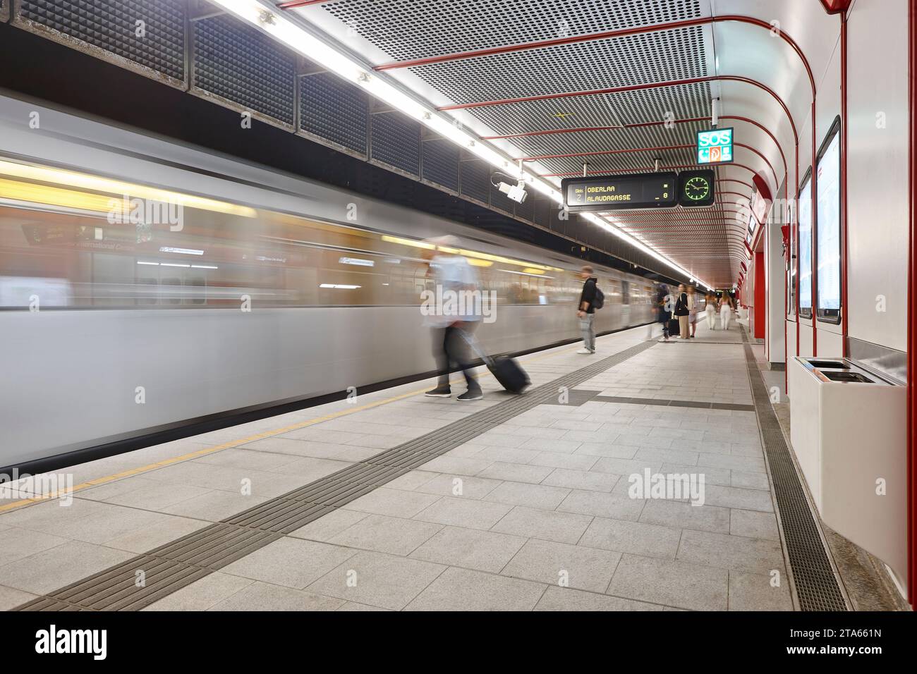 Vienna night train hi-res stock photography and images - Alamy