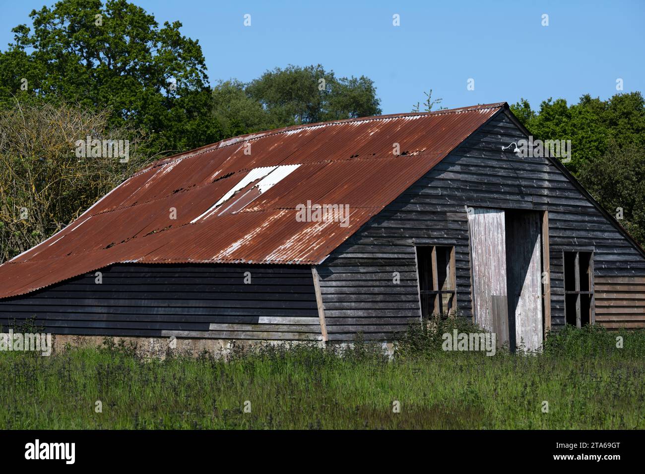 Collapsed farm barn Sundbourne Suffolk UK Stock Photo - Alamy