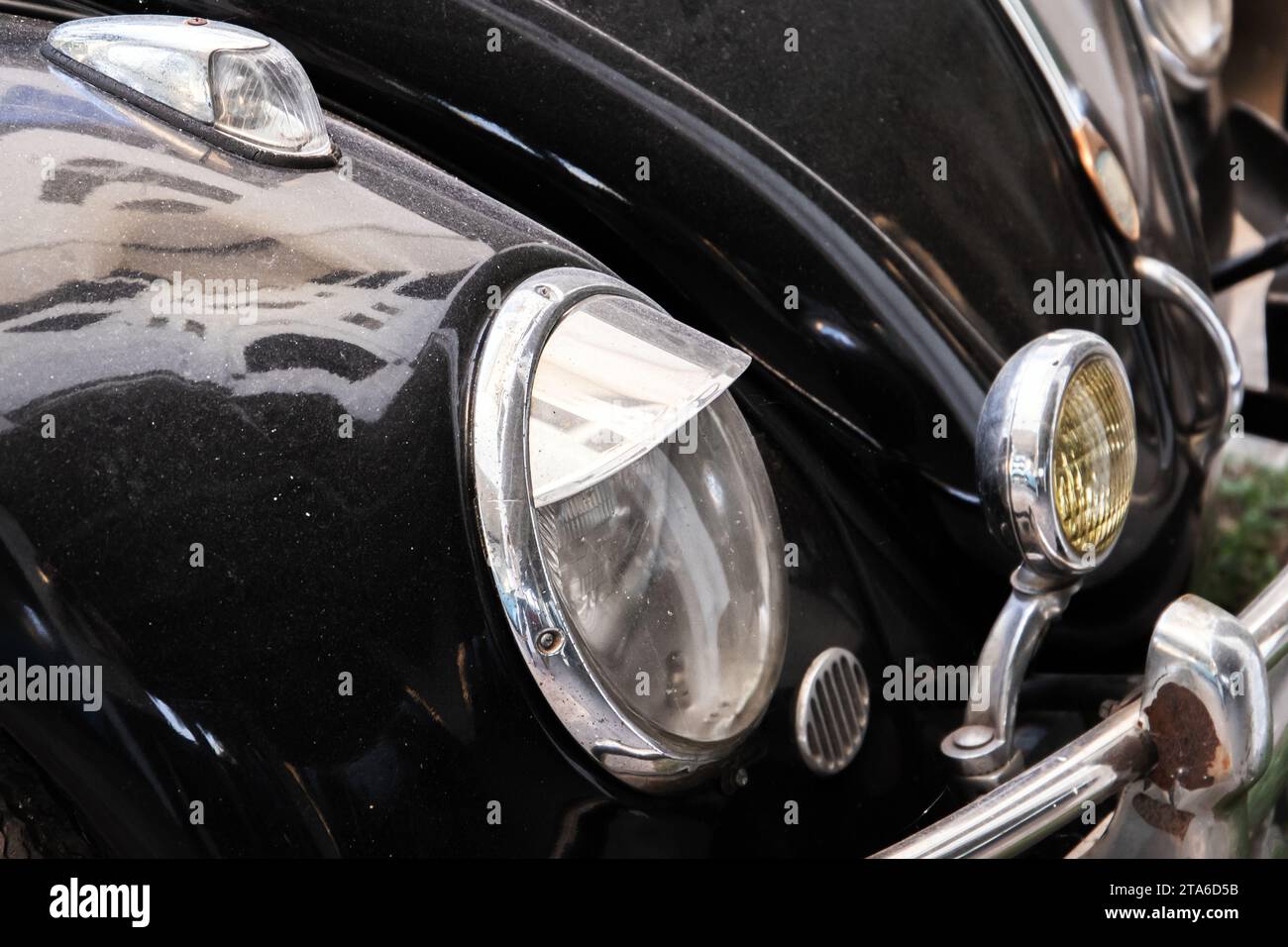 Antique car headlamp hi-res stock photography and images - Alamy
