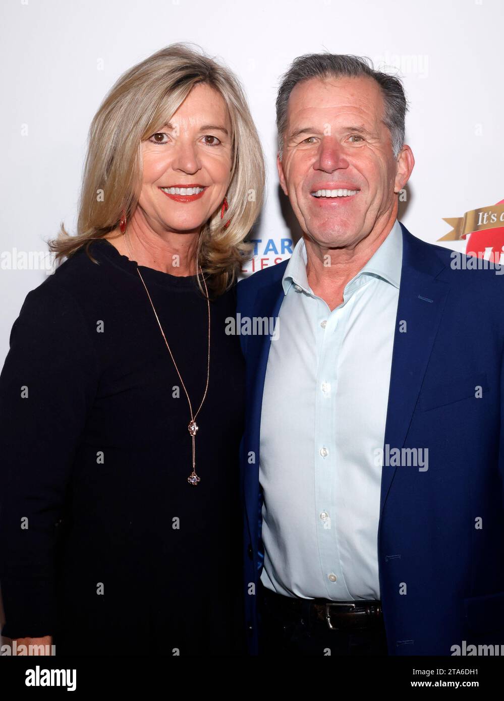 BEVERLY HILLS, CA 0 NOVEMBER 28: Helen Ruberry, Brian Ruberry at Gift ...
