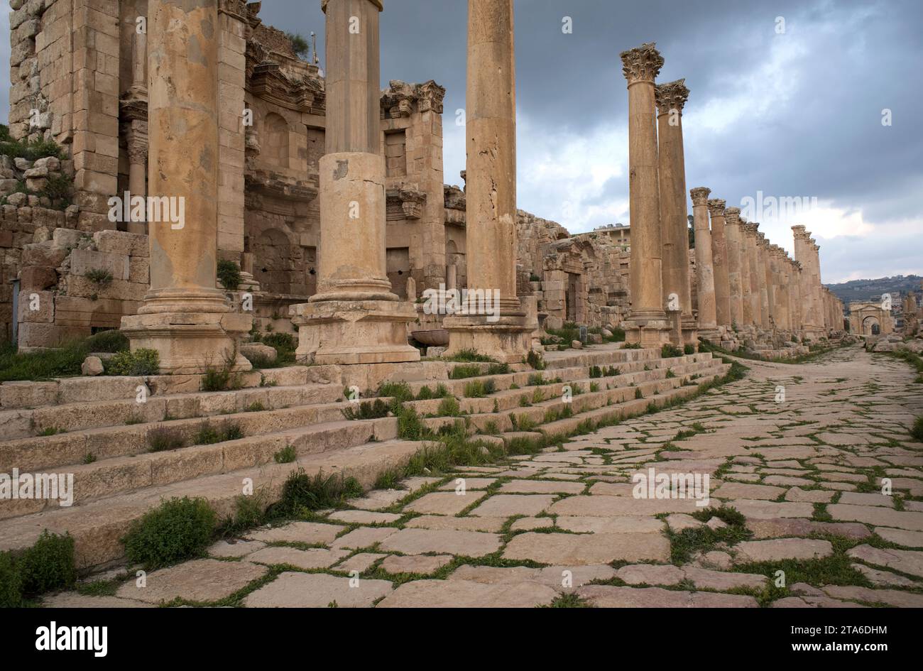 Jerash, nymphaeus (2th century) seen from cardus maximus. Jordan Stock ...