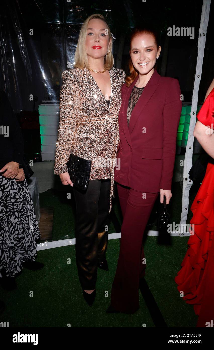 BEVERLY HILLS, CA 0 NOVEMBER 28: Elisabeth Röhm, Sarah Drew at Gift Of ...