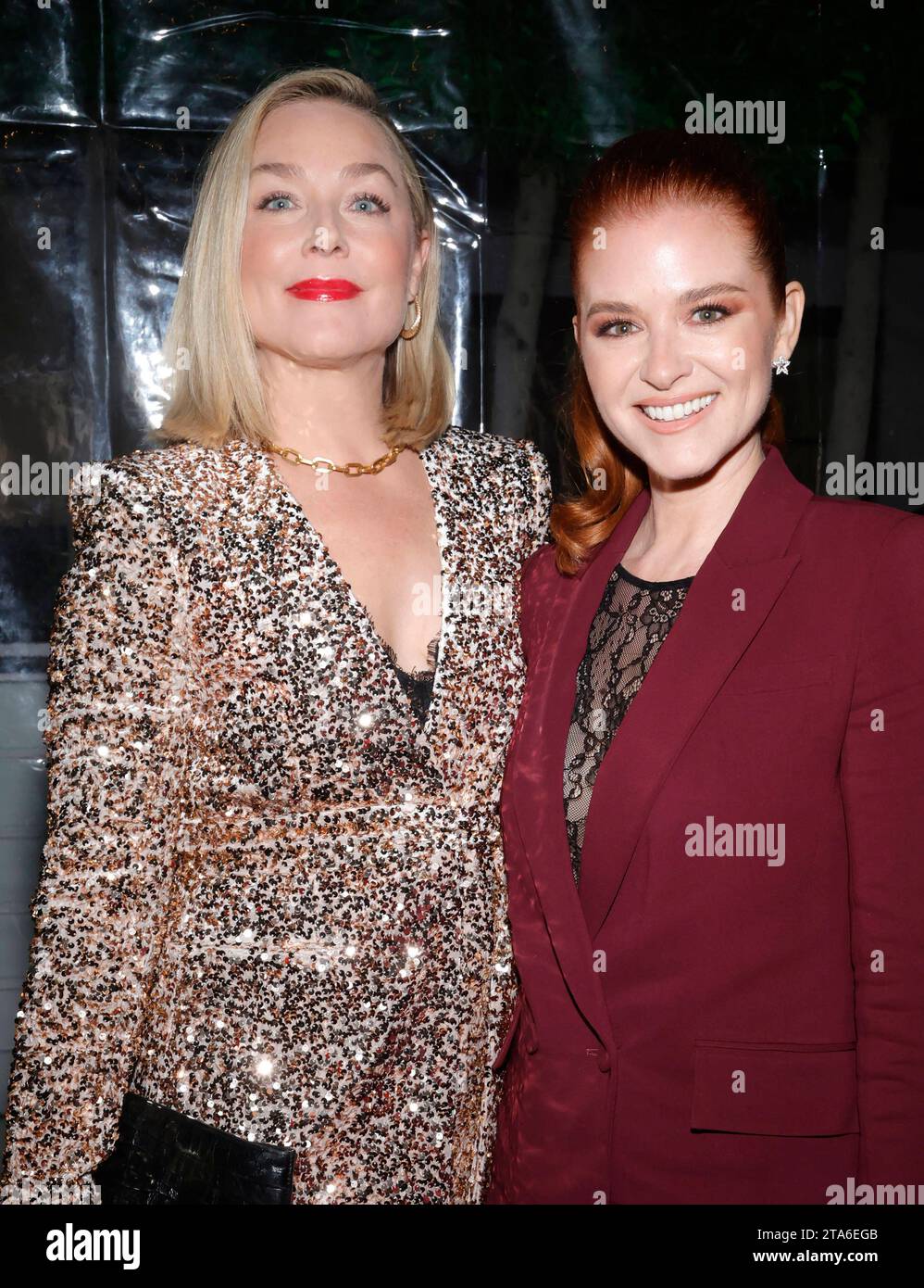 BEVERLY HILLS, CA 0 NOVEMBER 28: Elisabeth Röhm, Sarah Drew at Gift Of ...