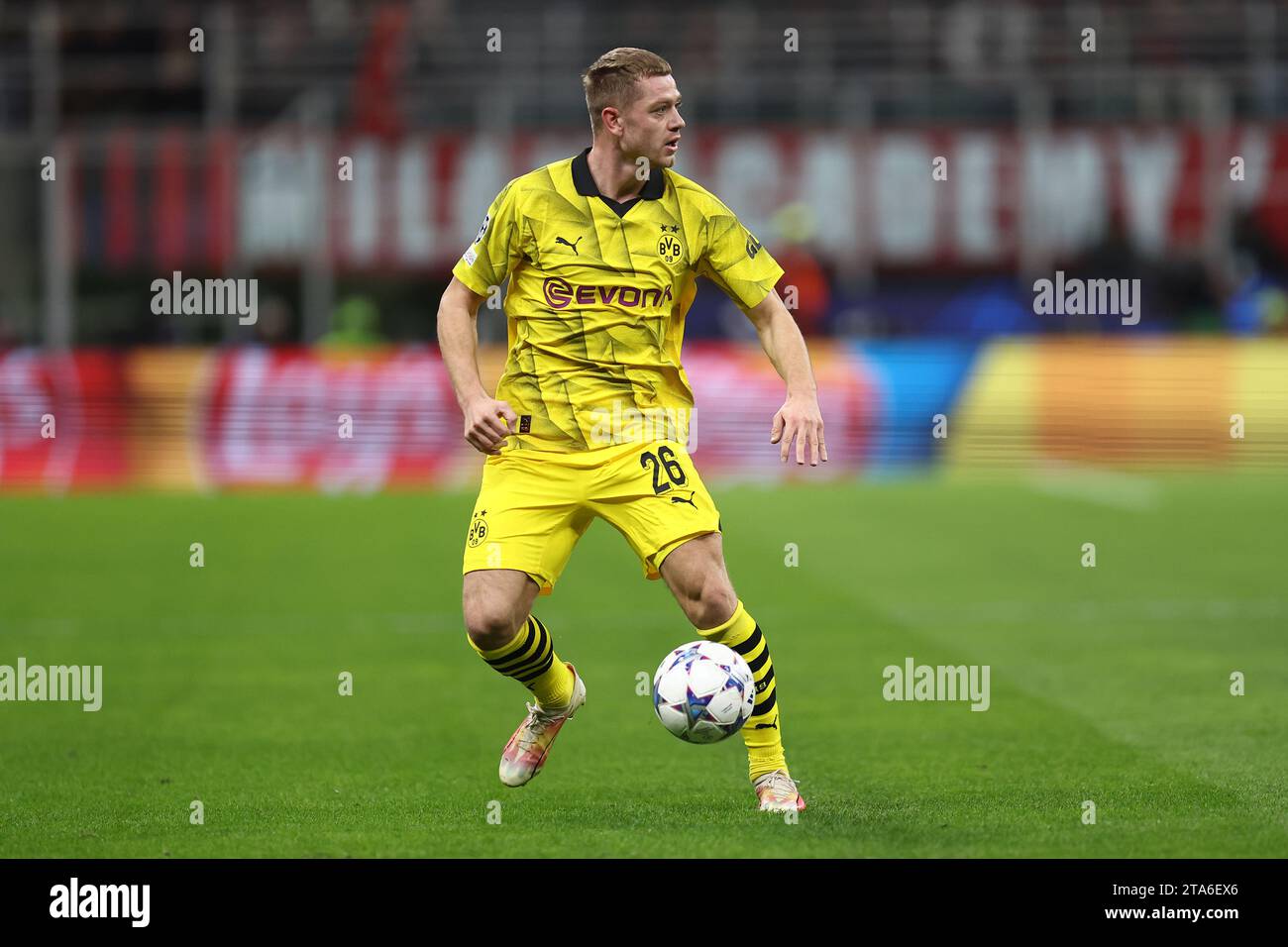 Milano, Italy. 28th Nov, 2023. Julian Ryerson of Borussia Dortmund in ...