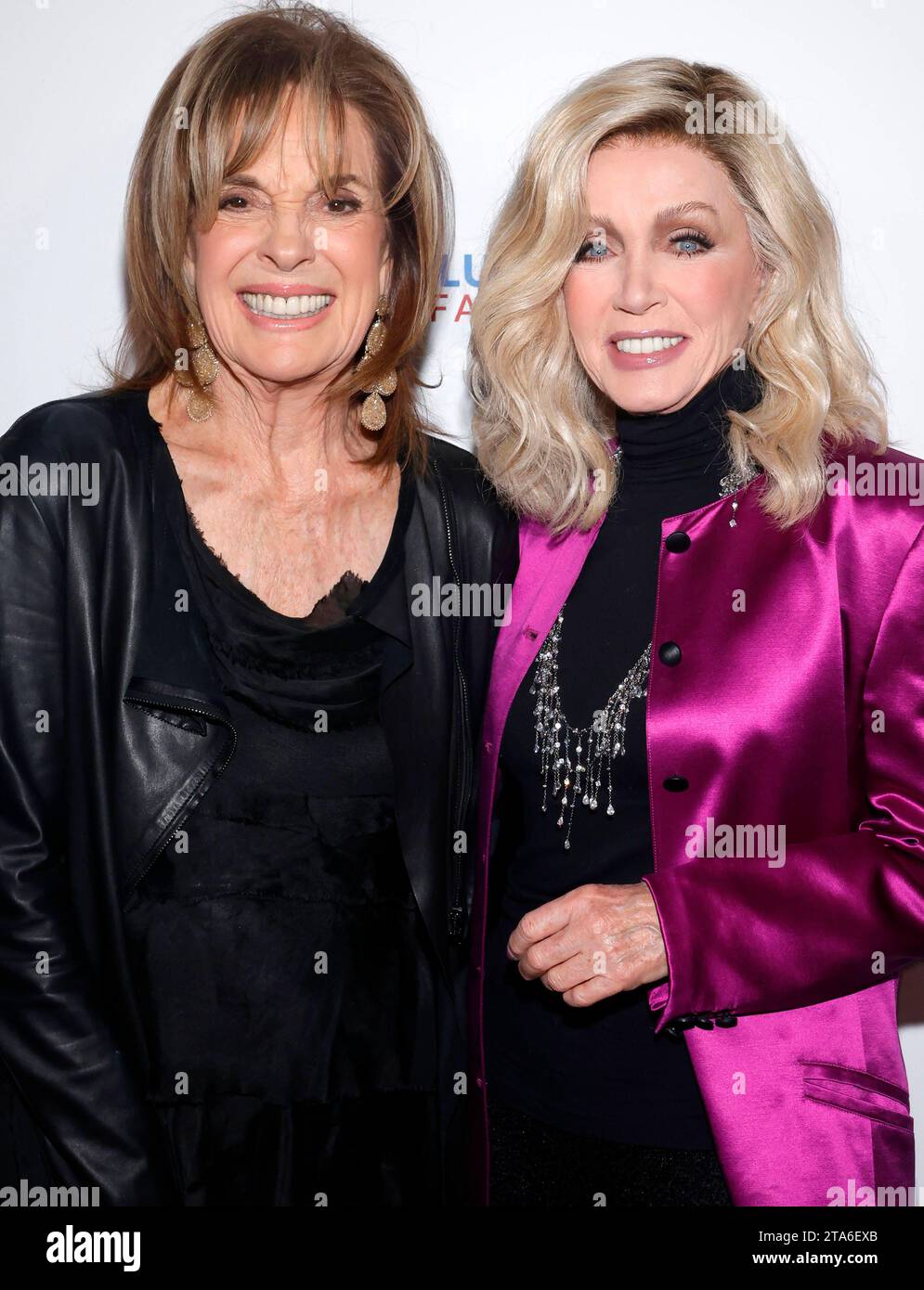 BEVERLY HILLS, CA 0 NOVEMBER 28: Linda Gray, Donna Mills at Gift Of A ...