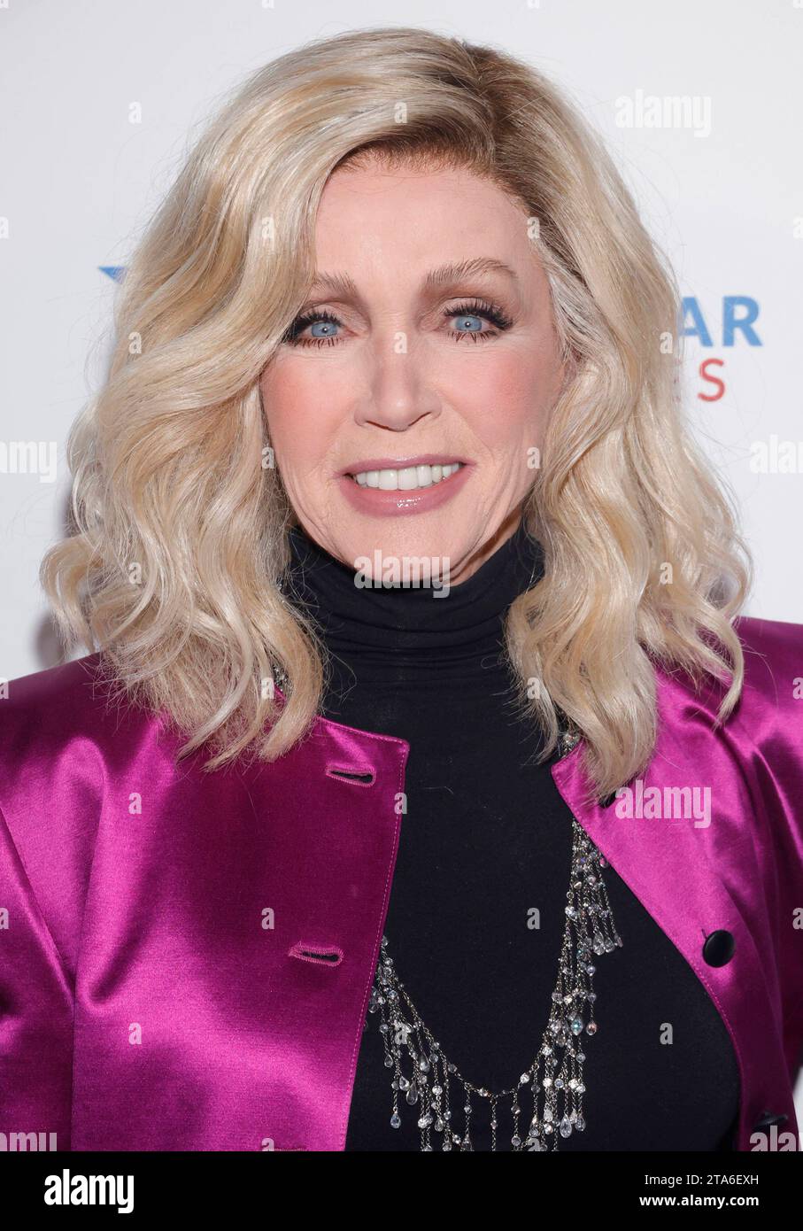 BEVERLY HILLS, CA 0 NOVEMBER 28: Donna Mills at Gift Of A Lifetime Red ...