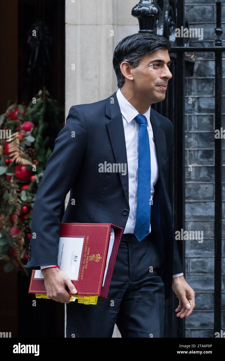 London, UK. 29th November, 2023. British Prime Minister Rishi Sunak departs 10 Downing Street ...