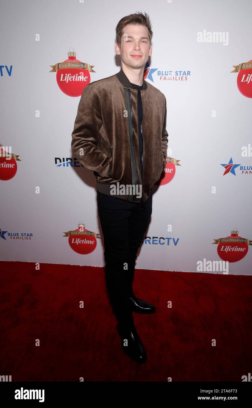 BEVERLY HILLS, CA 0 NOVEMBER 28: Layne Herrin at Gift Of A Lifetime Red ...