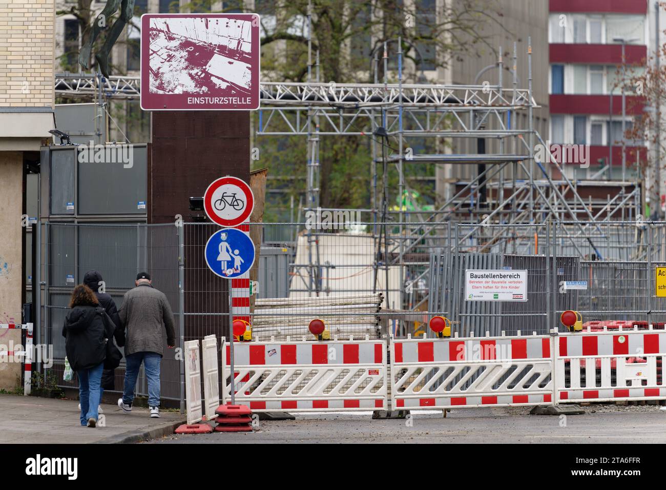 Cologne, Germany. 29th Nov, 2023. Construction fences surround the ...