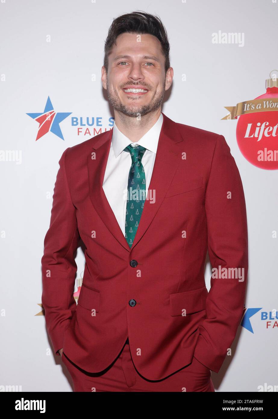 BEVERLY HILLS, CA 0 NOVEMBER 28: Jake Helgren at Gift Of A Lifetime Red ...