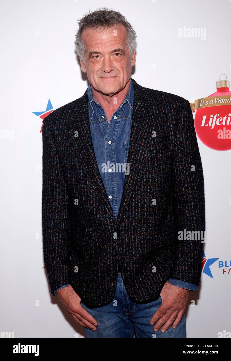 BEVERLY HILLS, CA 0 NOVEMBER 28: Bruce Thomas at Gift Of A Lifetime Red ...