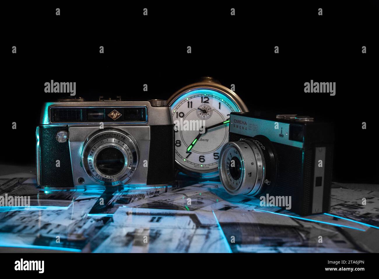 Old camera design hi-res stock photography and images - Alamy