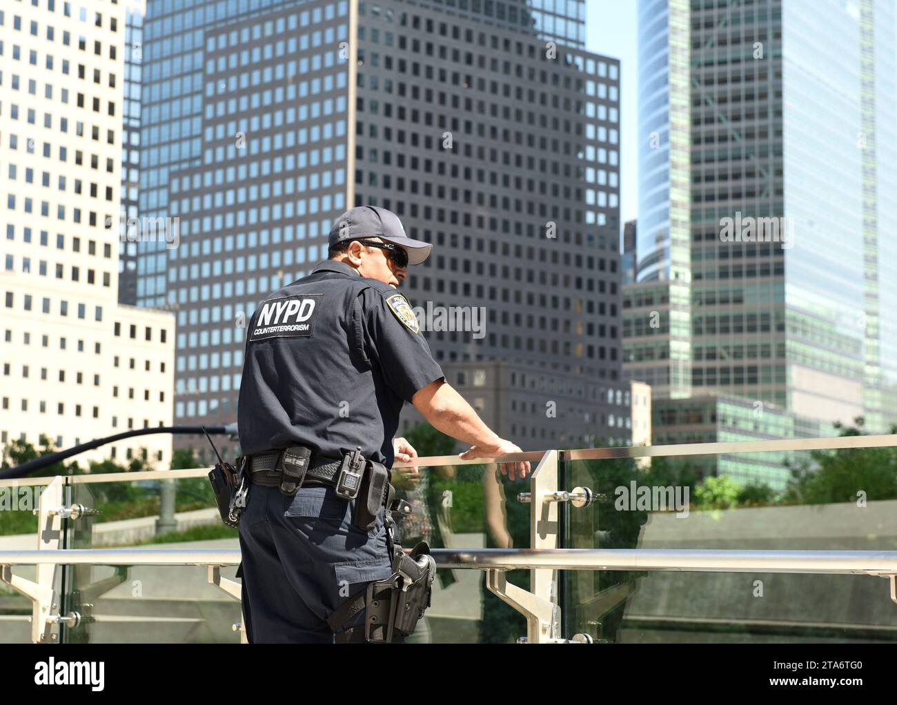Nypd security hi-res stock photography and images - Alamy