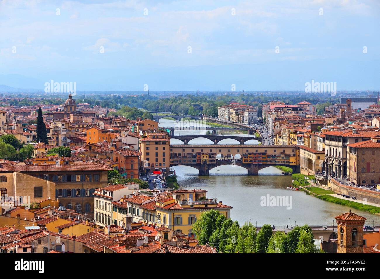 Bridges of florence italy hi-res stock photography and images - Alamy