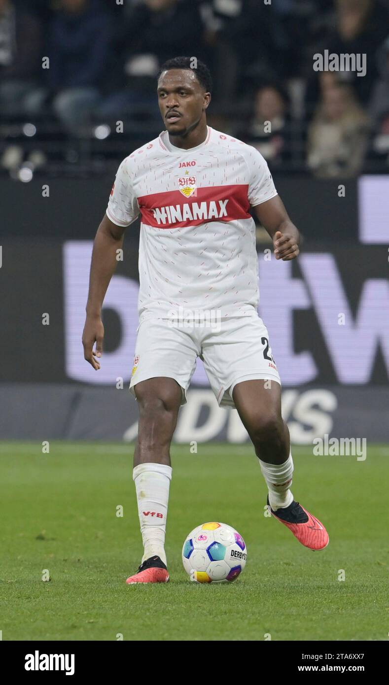 Frankfurt, Deutschland. 25th Nov, 2023. Dan-Axel Zagadou fotografiert ...