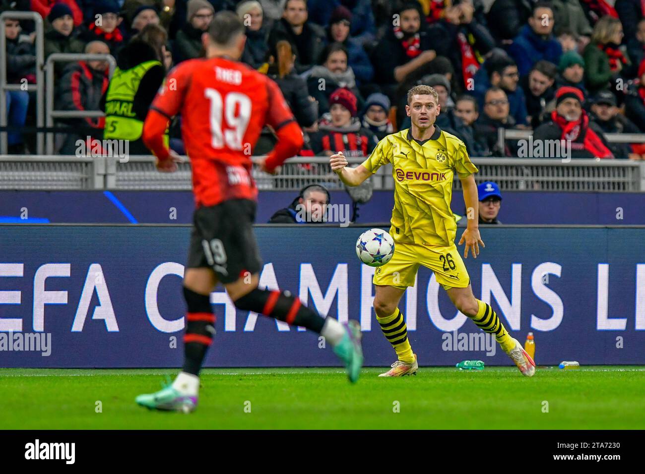 Milano, Italy. 28th Nov, 2023. Julian Ryerson (26) of Borussia Dortmund ...