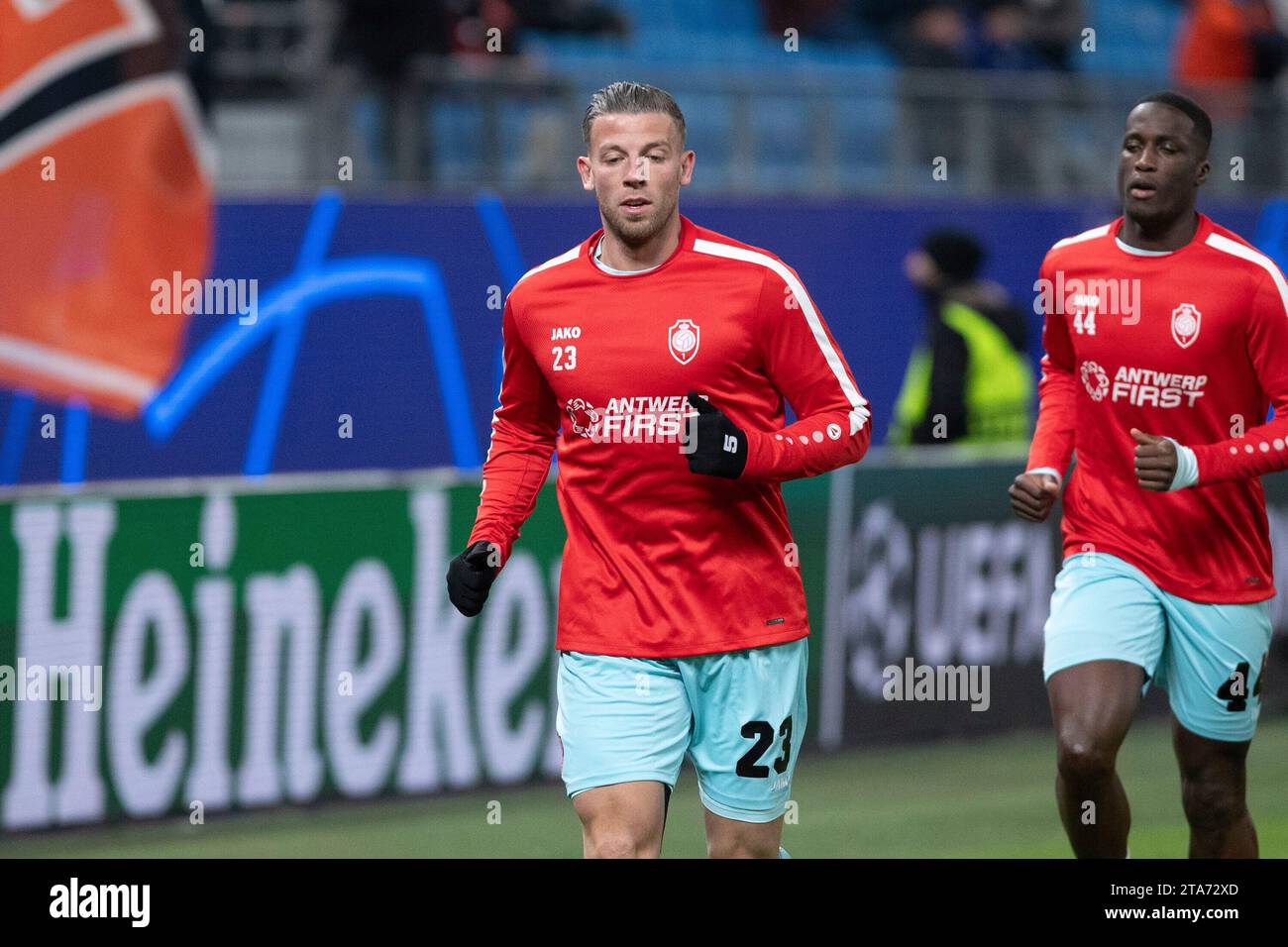 Hamburg, Deutschland. 28th Nov, 2023. Toby Alderweireld (Royal ...
