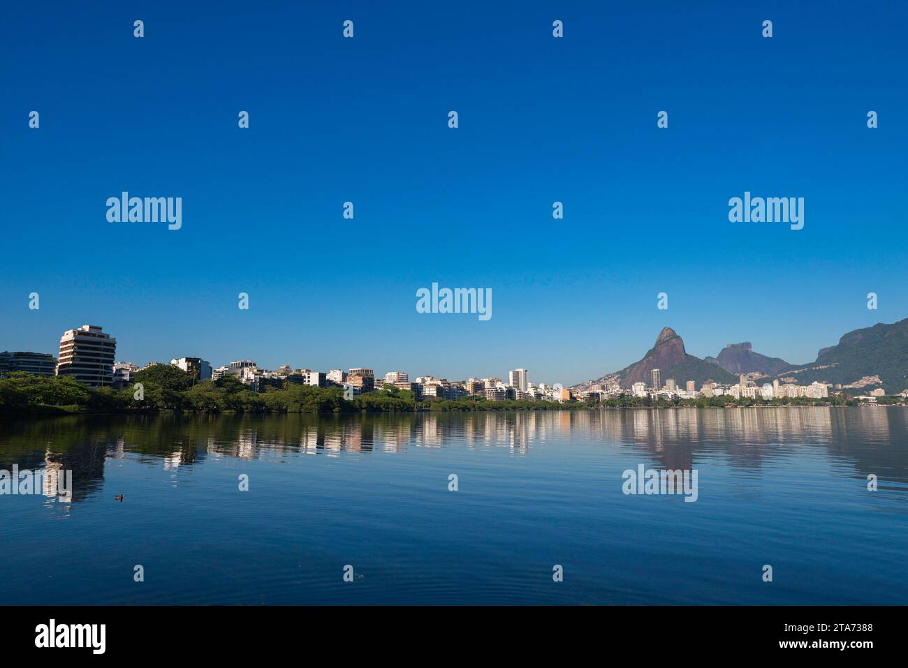 Beautiful view of Rio de Janeiro with the Lake and Mountains, Leblon ...