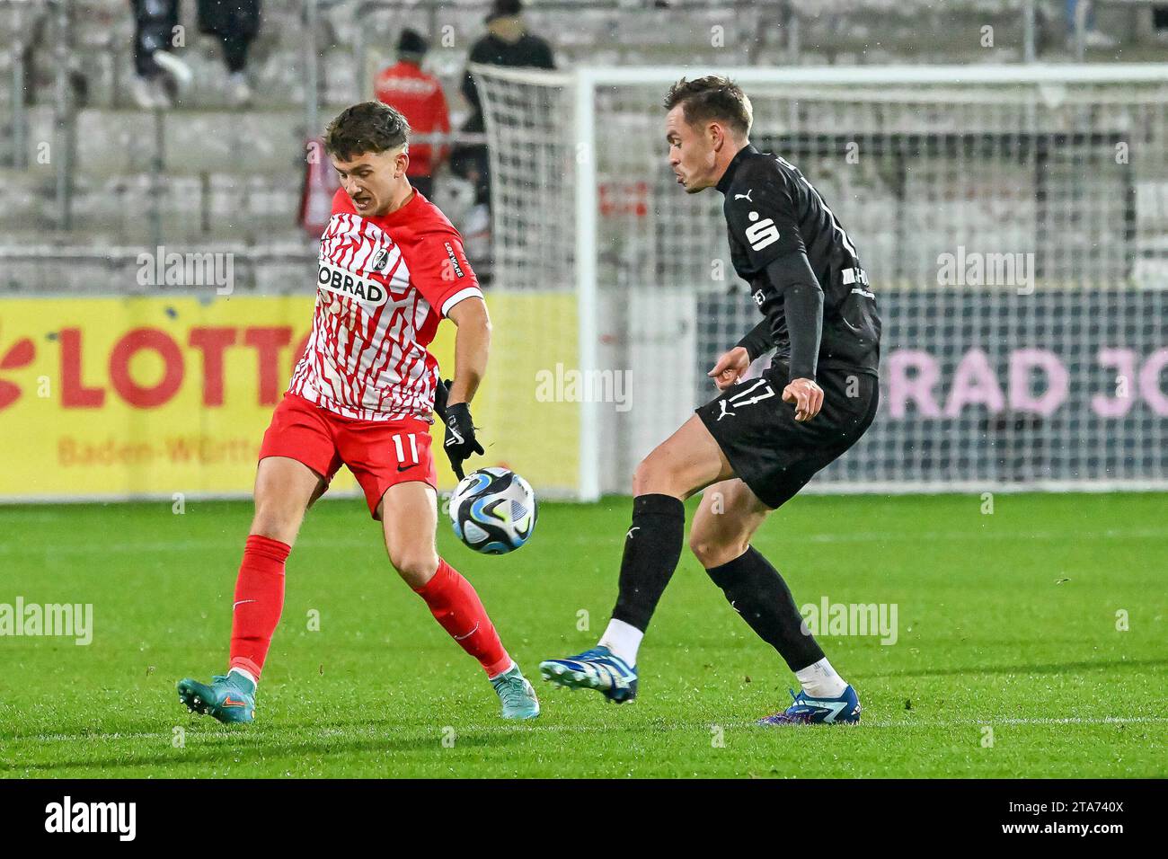 Freiburg, Deutschland. 28th Nov, 2023. Julian Stark (SC Freiburg II ...