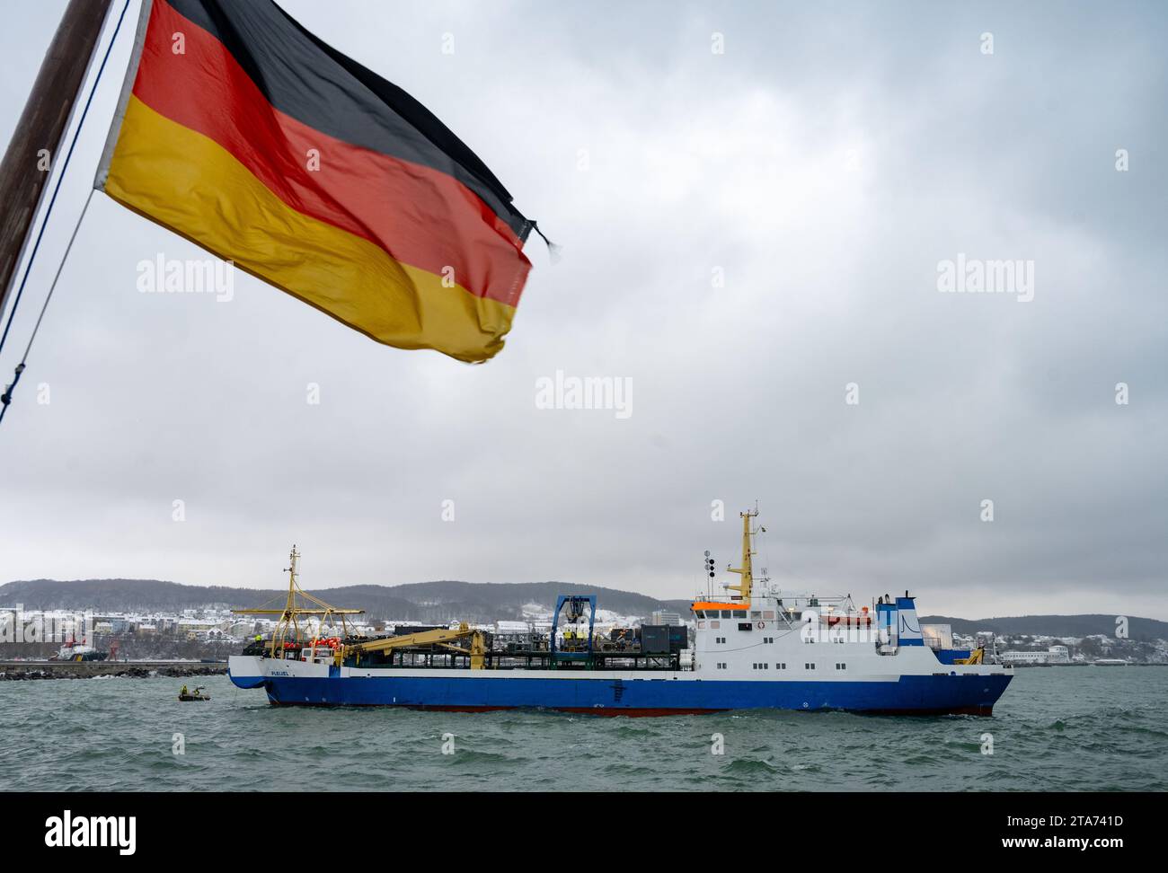 29 November 2023, Mecklenburg-Western Pomerania, Sassnitz: A fiber ...