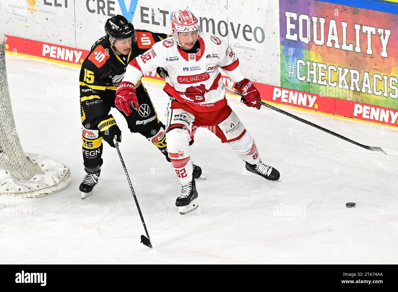 Eishockey - DEL 2: Krefeld Pinguine vs EC Bad Nauheim am 28.11.2023 in ...