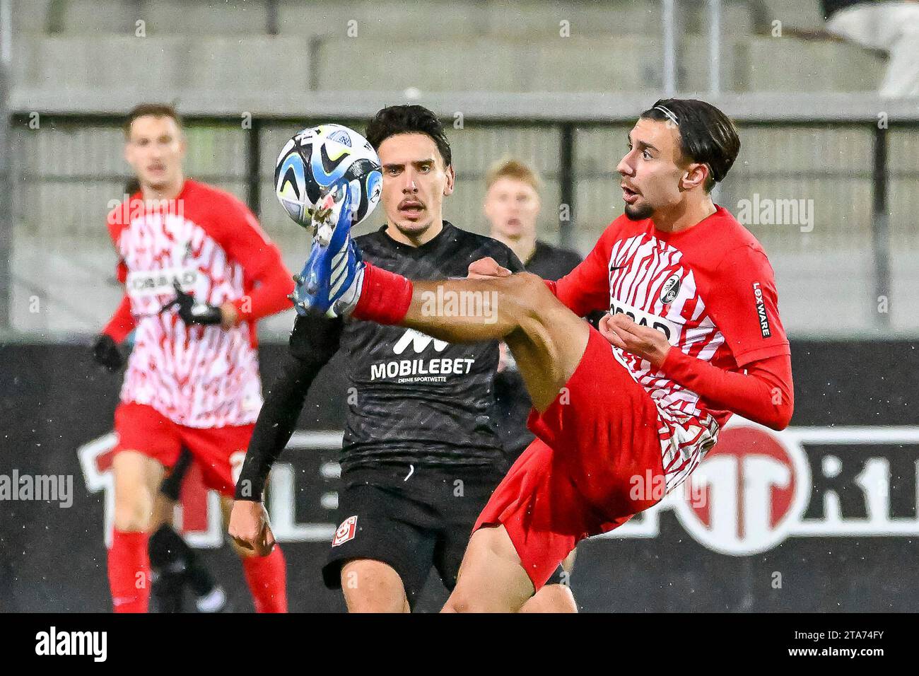 Freiburg, Deutschland. 28th Nov, 2023. Berkay Yilmaz (SC Freiburg II ...