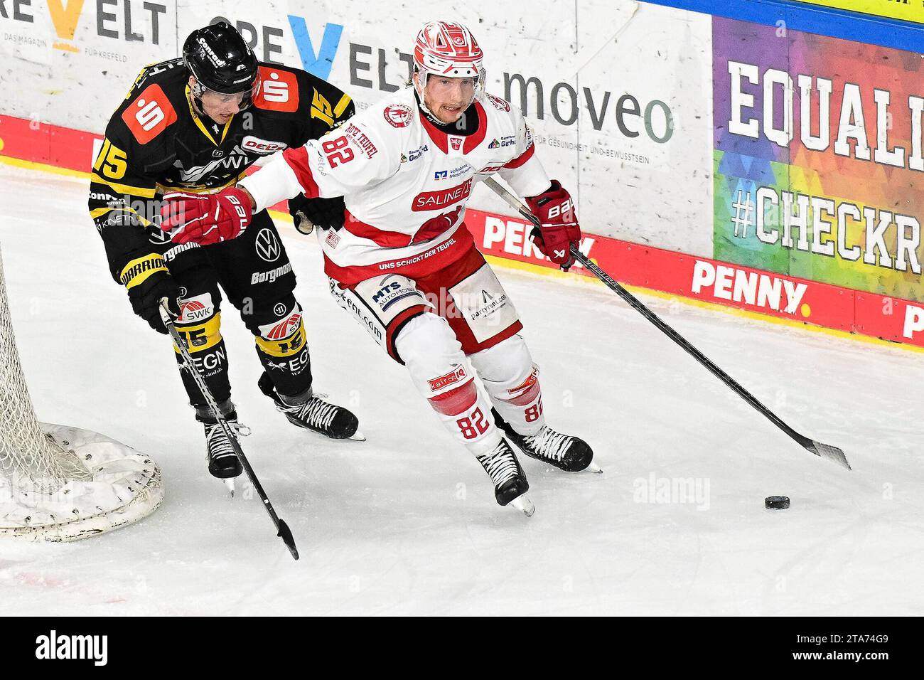 Eishockey - DEL 2: Krefeld Pinguine vs EC Bad Nauheim am 28.11.2023 in ...