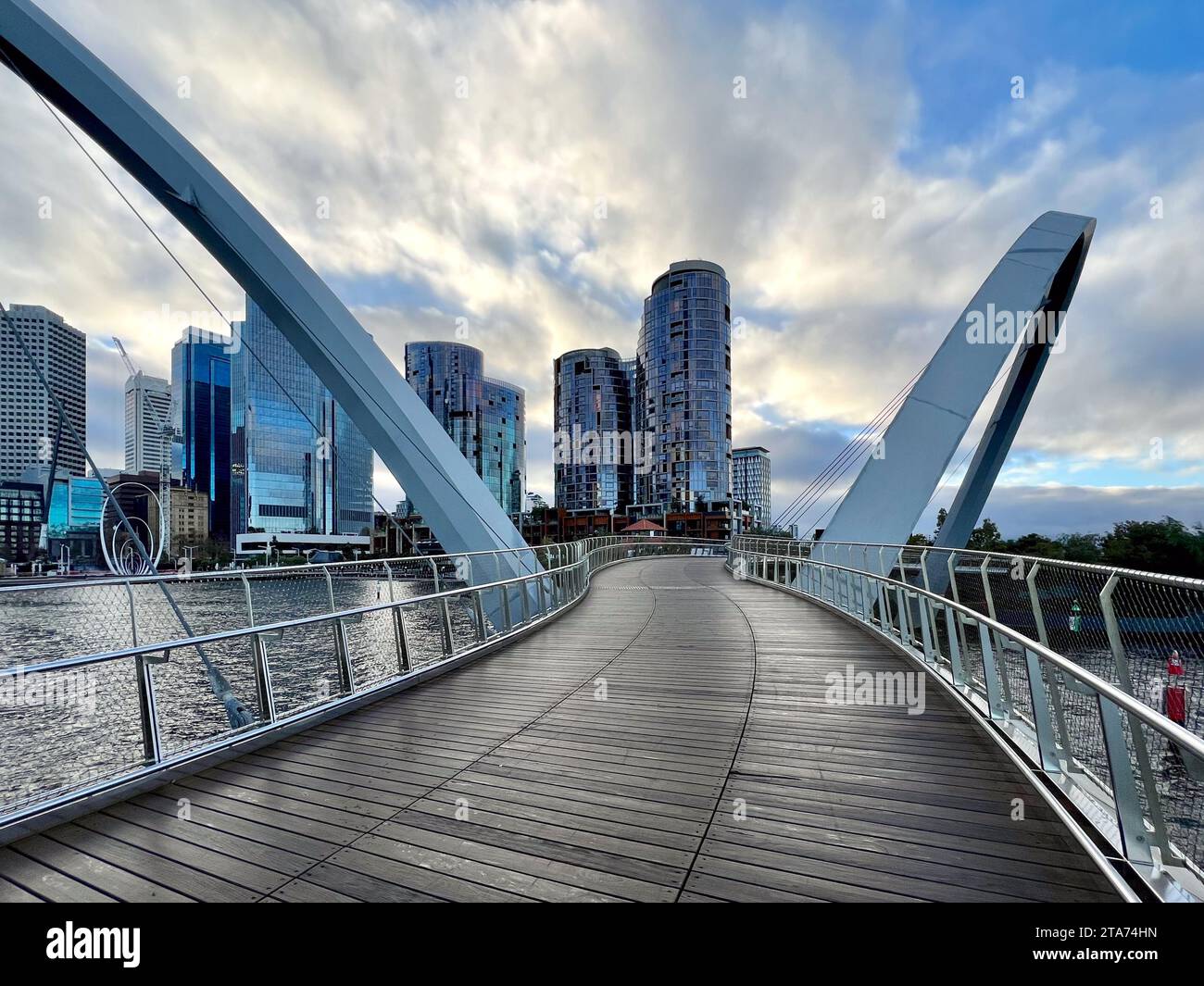 Elizabeth quay pedestrian bridge hi-res stock photography and images ...