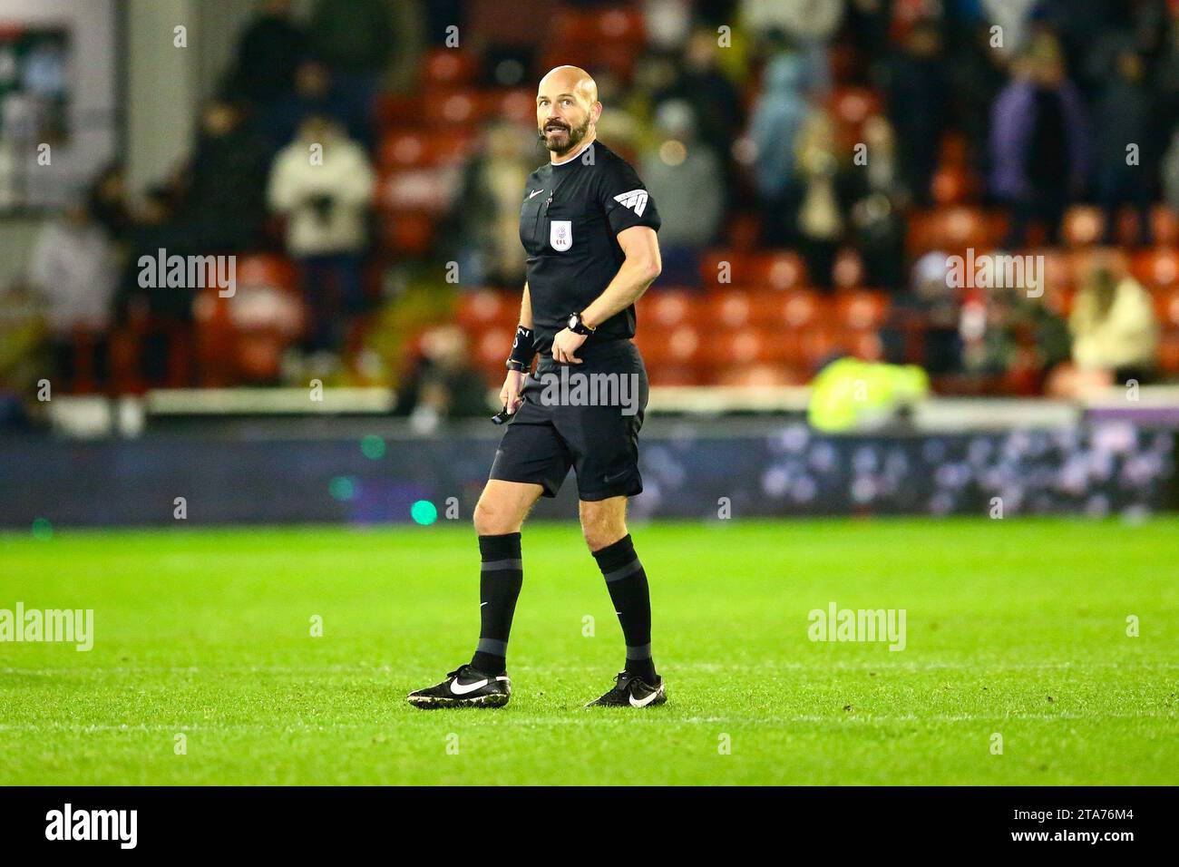 Darren england referee 2023 hi-res stock photography and images - Alamy