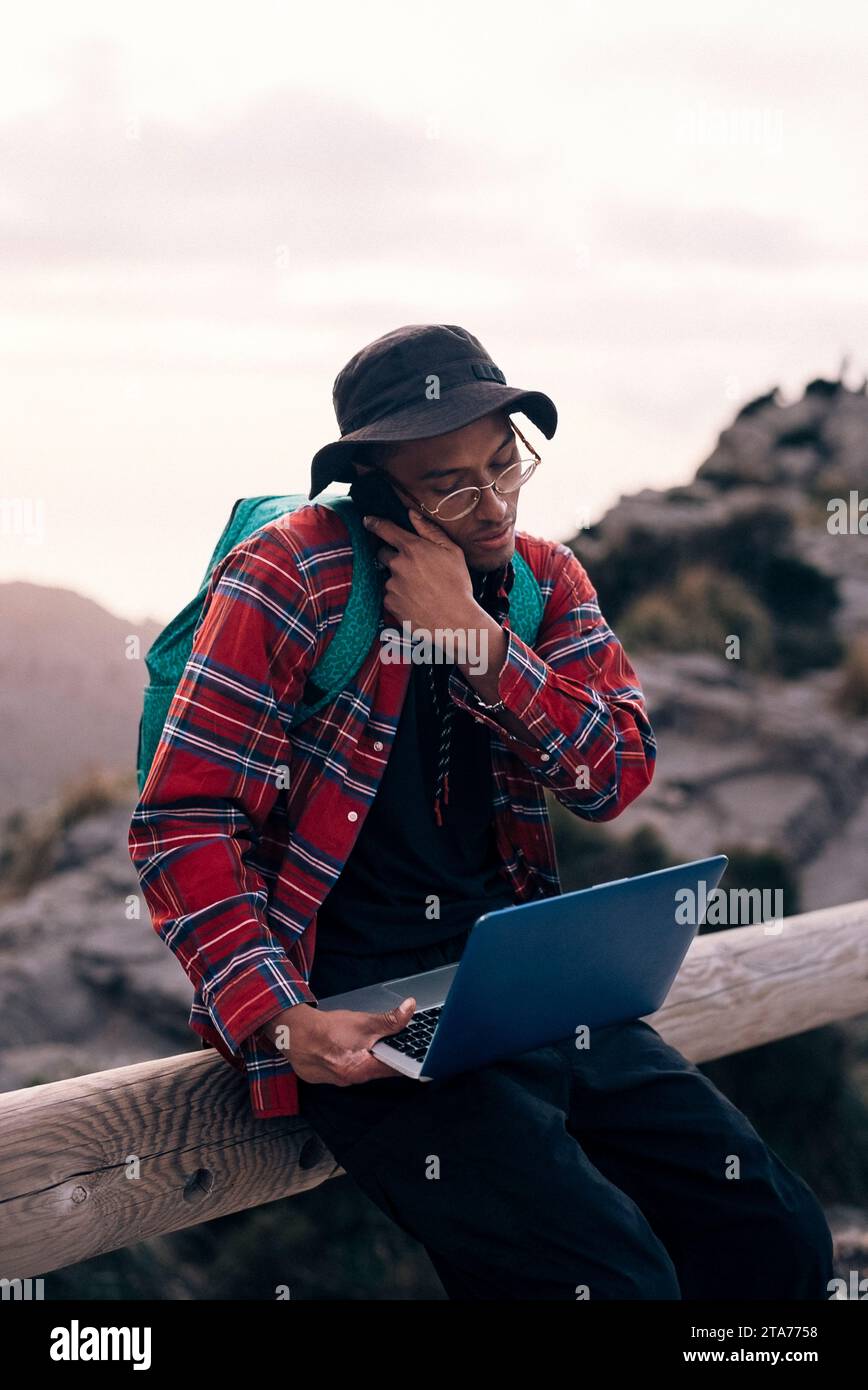 Multi tasking hi-res stock photography and images - Alamy