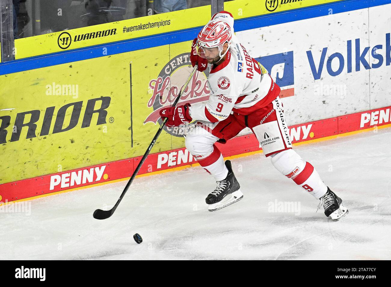 Eishockey - DEL 2: Krefeld Pinguine vs EC Bad Nauheim am 28.11.2023 in ...