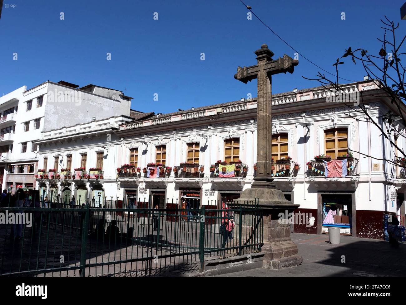 POSTALES DE QUITO - ARCHIVO POSTALES DE QUITO, Rolando Enriquez/API ...
