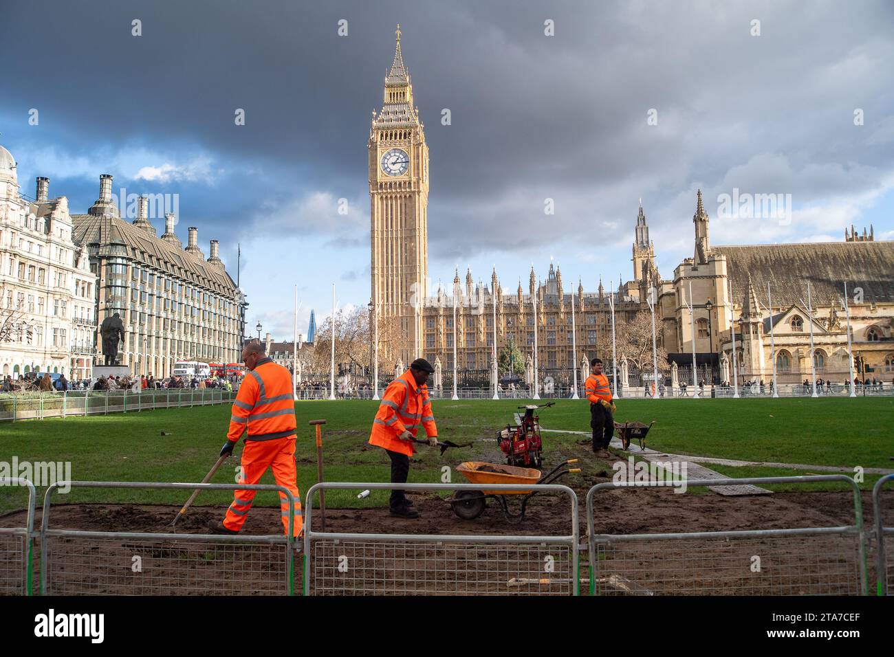 Slippery walkways hi-res stock photography and images - Alamy