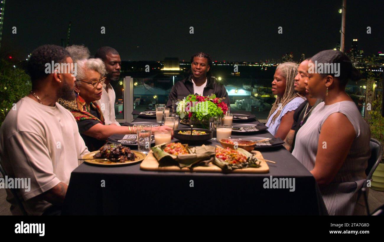 HIGH ON THE HOG: HOW AFRICAN AMERICAN CUISINE TRANSFORMED AMERICA, Jon ...