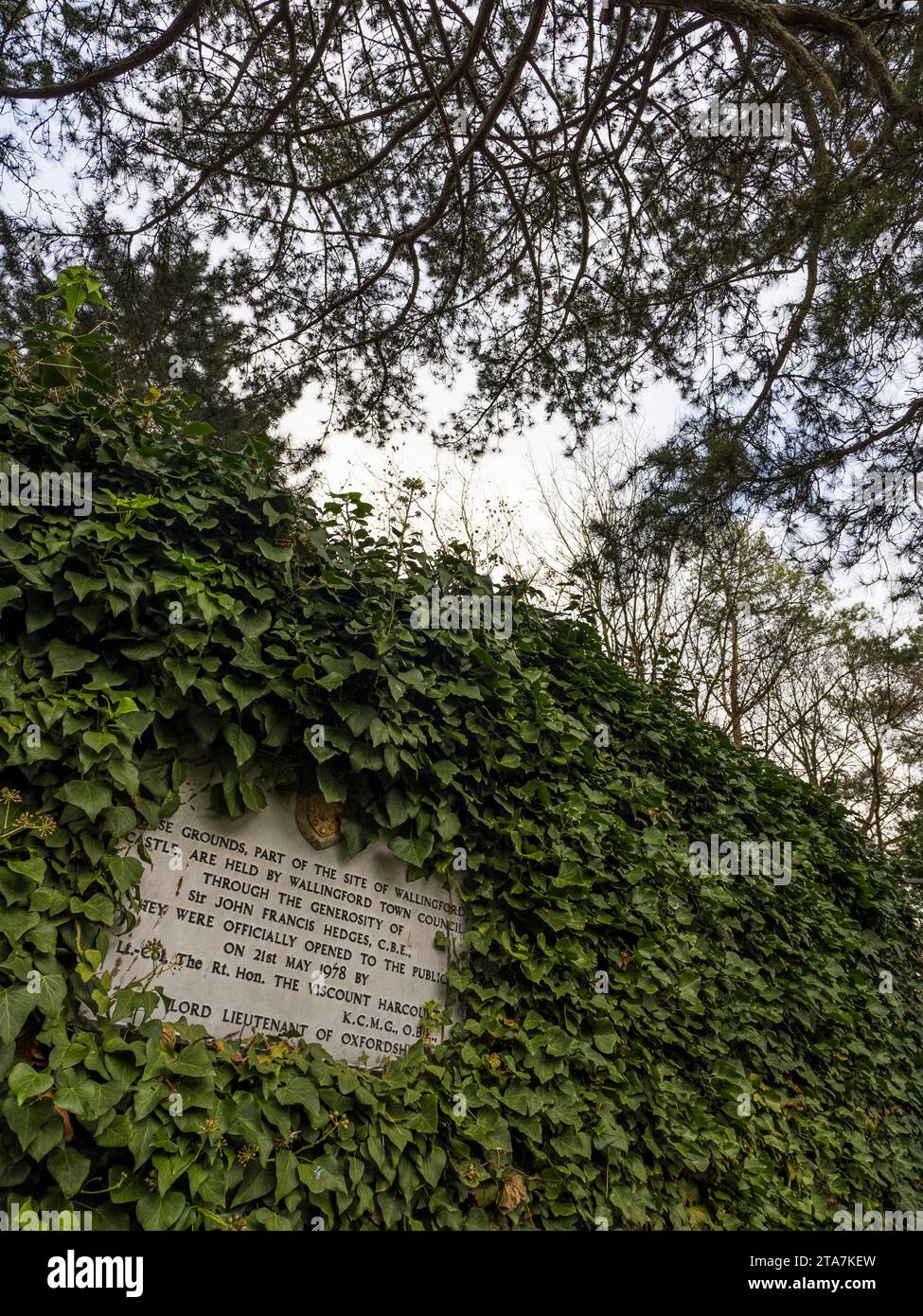 Norman Castle, Wallingford Castle Ruins, Wallingford, Oxfordshire ...