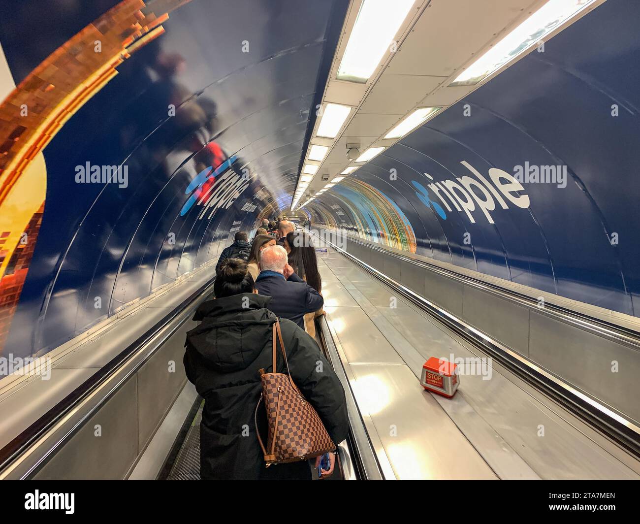 London, UK. 28th November, 2023. Delayed commuters and passengers ...