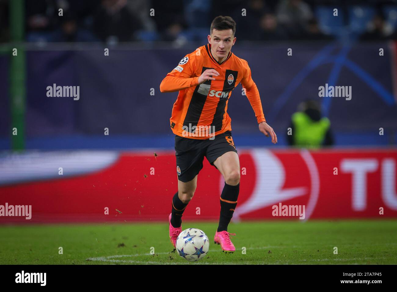 Hamburg, Germany. 28th Nov, 2023. Soccer: Champions League, Shakhtar ...
