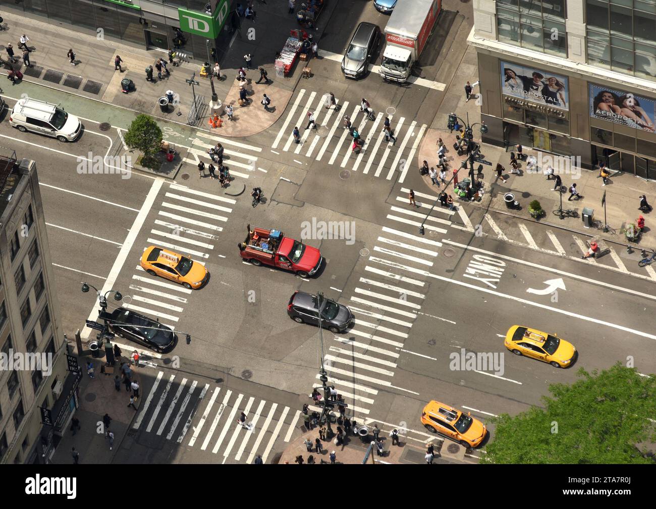New York, USA - June 8, 2018: Top view at the cars go through the ...
